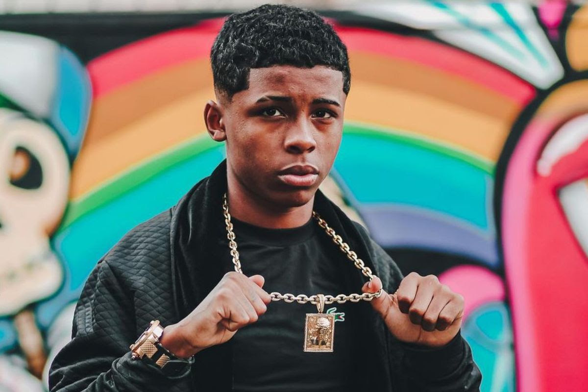 MC Meno K, de 16 anos, é baleado por suposto fã após show no RS