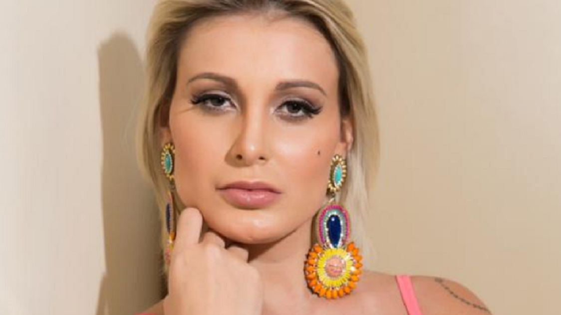 Famosa tem surto psicótico e oferece o filho como ‘sacrifício’